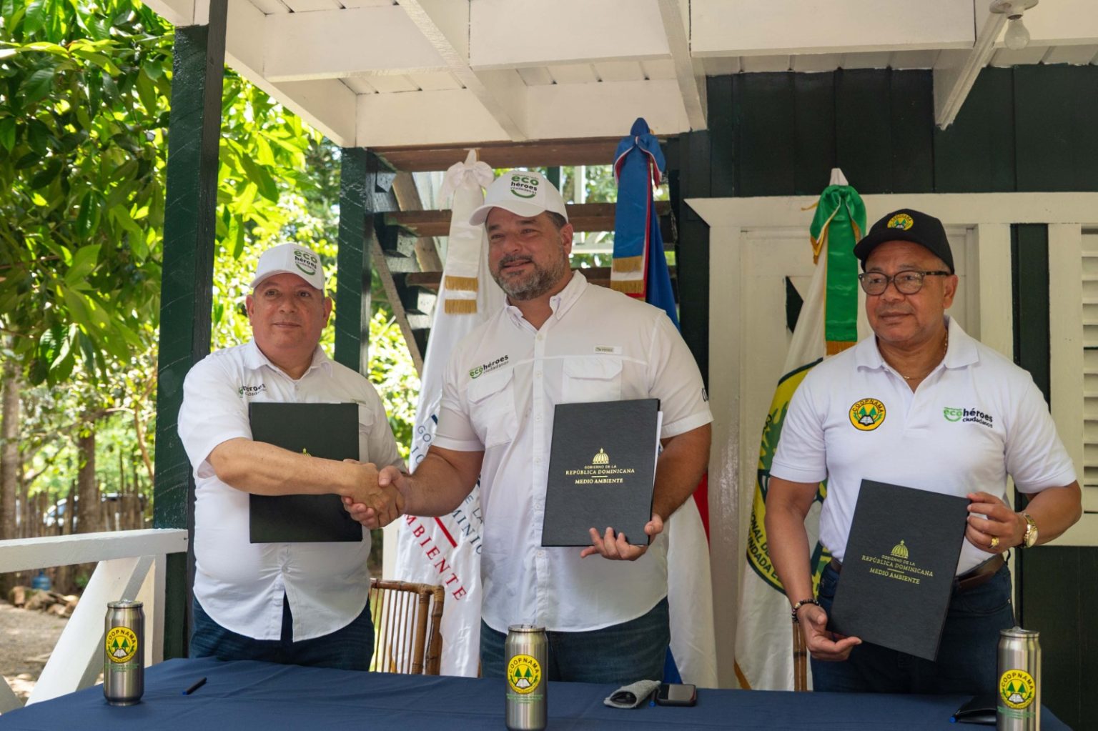 Medio Ambiente y Cooperativa de Maestros firman acuerdo para promover proyectos en favor de la ...